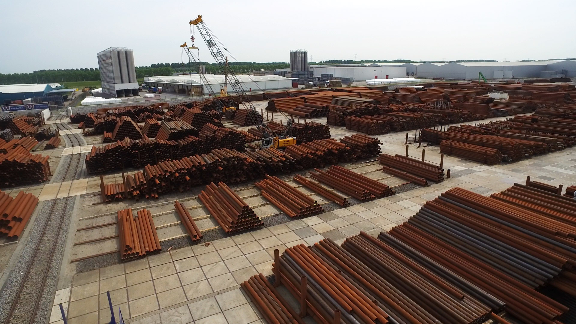Steel pipes supplier, second choice steel pipes and surplus pipes.