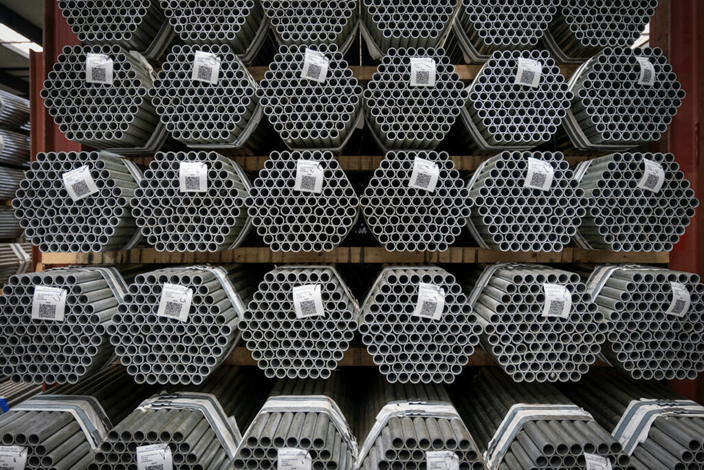 150 Tons galvanized steel tubes Ø 33.7 x 3.25 mm | Solines