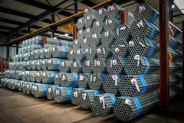 240 Tons of galvanized tubes Ø 48.3 x 3.25 mm | Solines BV